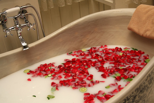 The Ancient Beauty Secret Of Milk Baths - SmartFem Magazine